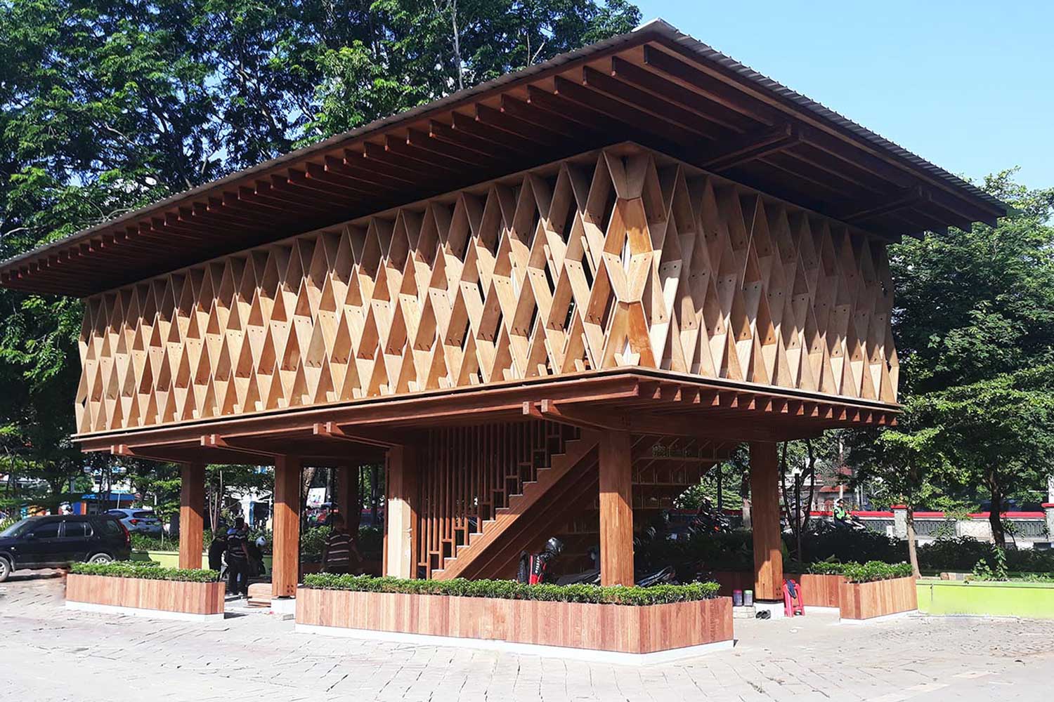 MICROLIBRARY WARAK KAYU, AN ARCHITECTURAL WONDER PROTECTED BY RENNER ...